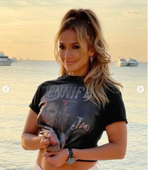 Jennifer Lopez appeared on the cover of Allure with short hair – Delhi ...